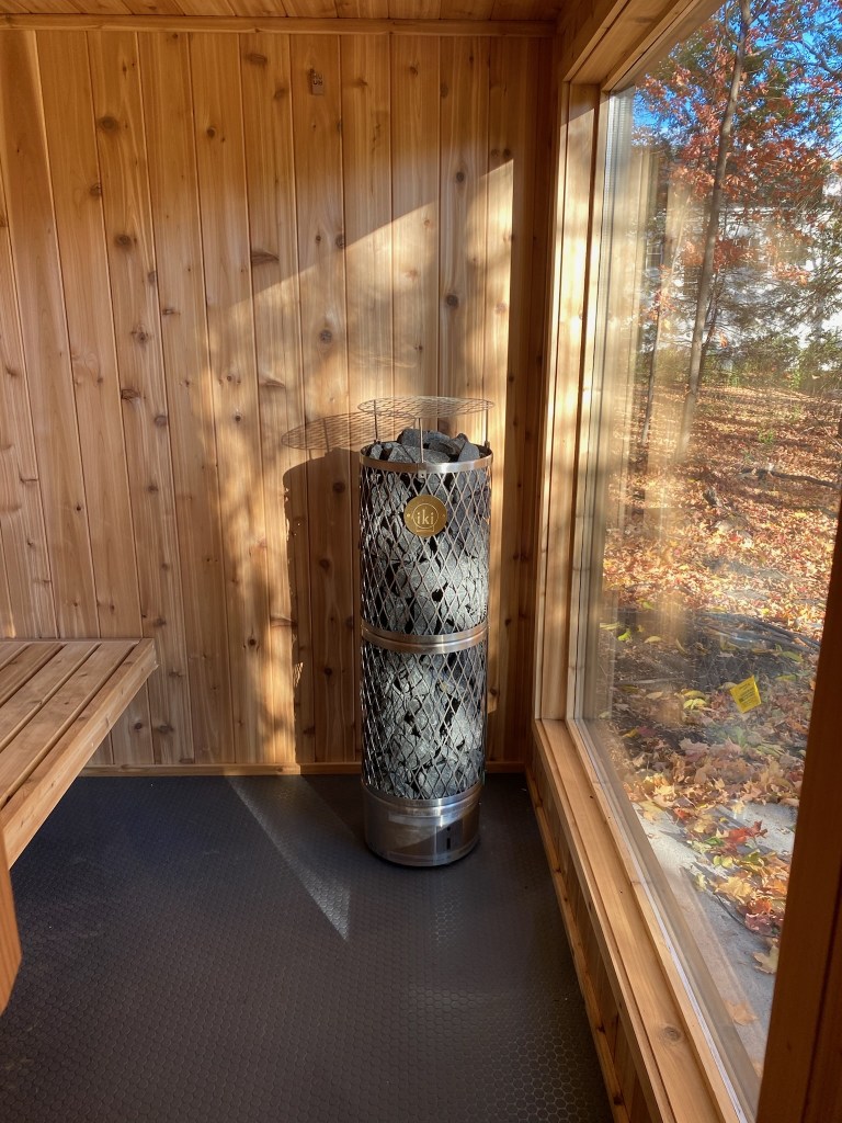 SIMPLE & SLEEK MODERN SAUNA – Voyageur Custom Saunas
