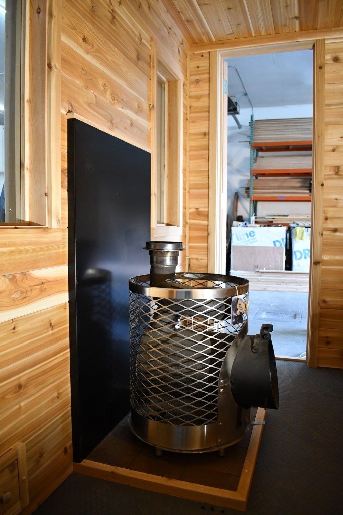 RUSTIC URBAN SAUNA – Voyageur Custom Saunas