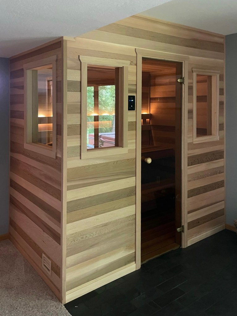 CLOSET TRANSFORMATION – Voyageur Custom Saunas
